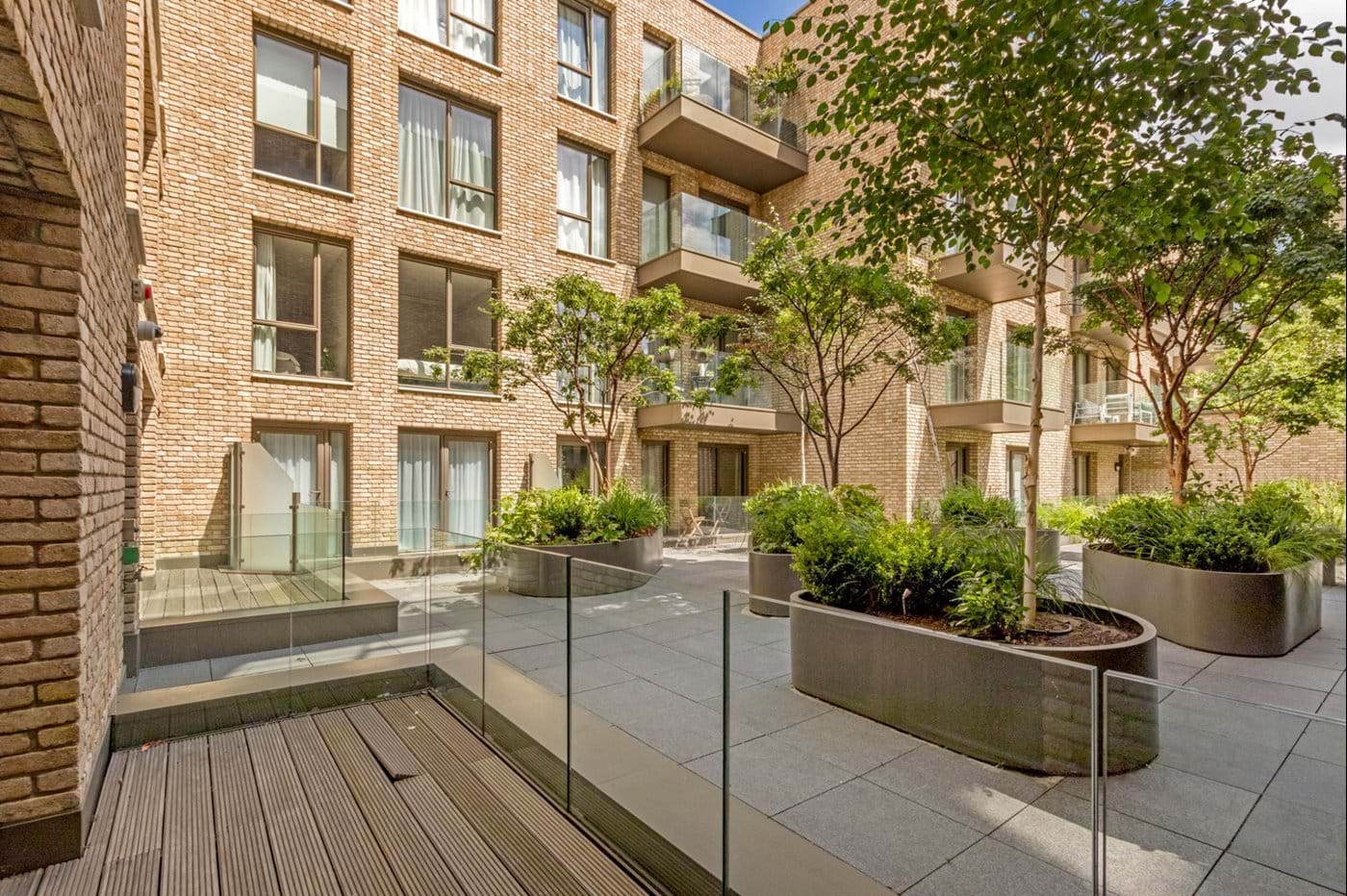 Bespoke Fibreglass Roof Garden Planters | Livingreen Design